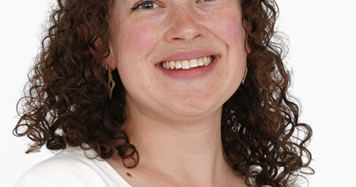 Official Website | Stadium Theatre | Elizabeth Mercer